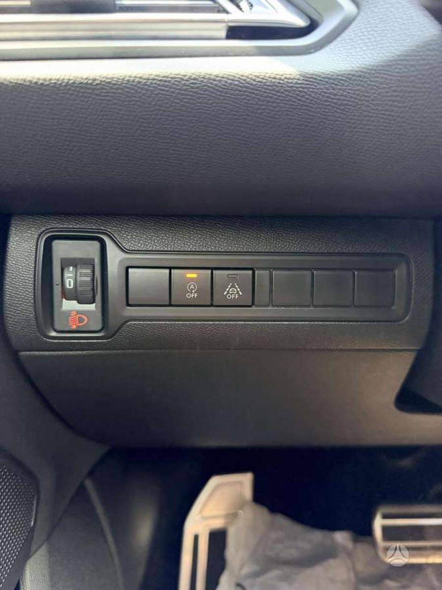 Black Peugeot 308 2018 in Taurage, with an engine capacity of 1.20 L and mileage of 108 thousand km for 7499 €, photo 17 on AUTOMOTO.COM.LV