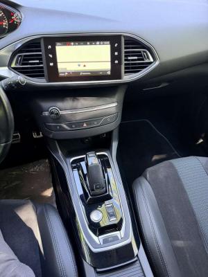 Black Peugeot 308 2018 in Taurage, with an engine capacity of 1.20 L and mileage of 108 thousand km for 7499 €, photo 20 on AUTOMOTO.COM.LV