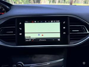 Black Peugeot 308 2018 in Taurage, with an engine capacity of 1.20 L and mileage of 108 thousand km for 7499 €, photo 21 on AUTOMOTO.COM.LV