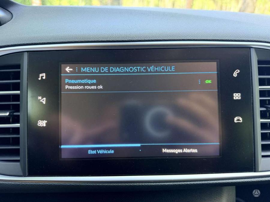 Black Peugeot 308 2018 in Taurage, with an engine capacity of 1.20 L and mileage of 108 thousand km for 7499 €, photo 27 on AUTOMOTO.COM.LV