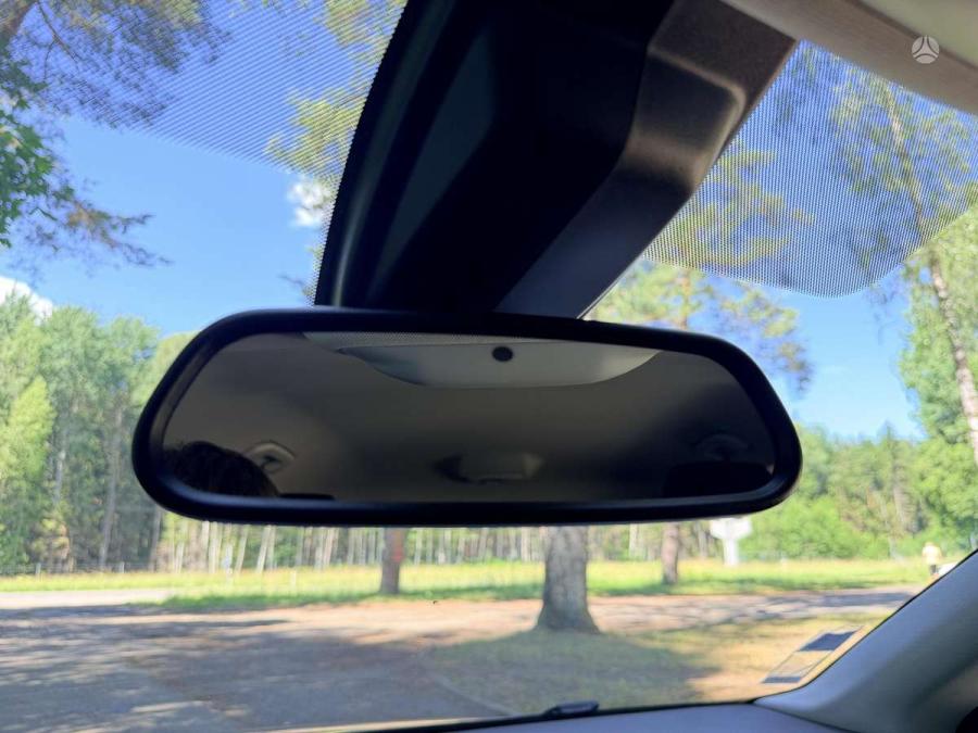 Black Peugeot 308 2018 in Taurage, with an engine capacity of 1.20 L and mileage of 108 thousand km for 7499 €, photo 31 on AUTOMOTO.COM.LV