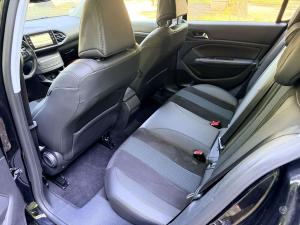 Black Peugeot 308 2018 in Taurage, with an engine capacity of 1.20 L and mileage of 108 thousand km for 7499 €, photo 33 on AUTOMOTO.COM.LV