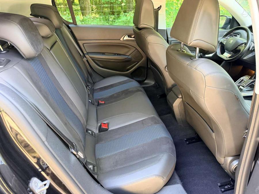 Black Peugeot 308 2018 in Taurage, with an engine capacity of 1.20 L and mileage of 108 thousand km for 7499 €, photo 34 on AUTOMOTO.COM.LV