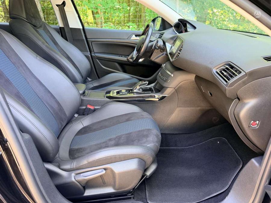 Black Peugeot 308 2018 in Taurage, with an engine capacity of 1.20 L and mileage of 108 thousand km for 7499 €, photo 35 on AUTOMOTO.COM.LV