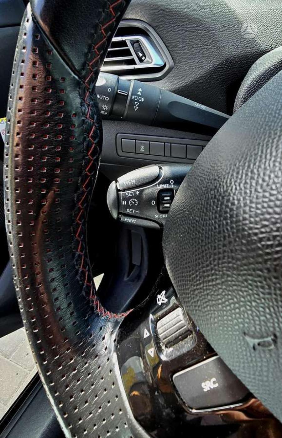 Black Peugeot 308 2018 in Taurage, with an engine capacity of 1.20 L and mileage of 125 thousand km for 6800 €, photo 21 on AUTOMOTO.COM.LV