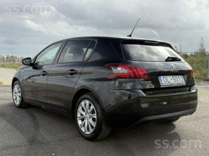 Black Peugeot 308 2018 in Liepaja, with an engine capacity of 1.20 L and mileage of 106 thousand km for 8900 €, photo 5 on AUTOMOTO.COM.LV