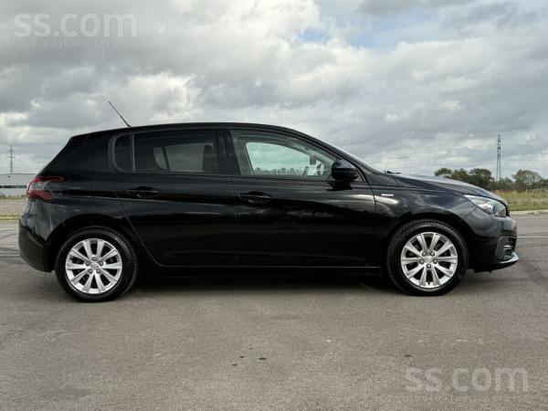 Black Peugeot 308 2018 in Liepaja, with an engine capacity of 1.20 L and mileage of 106 thousand km for 8900 €, photo 6 on AUTOMOTO.COM.LV