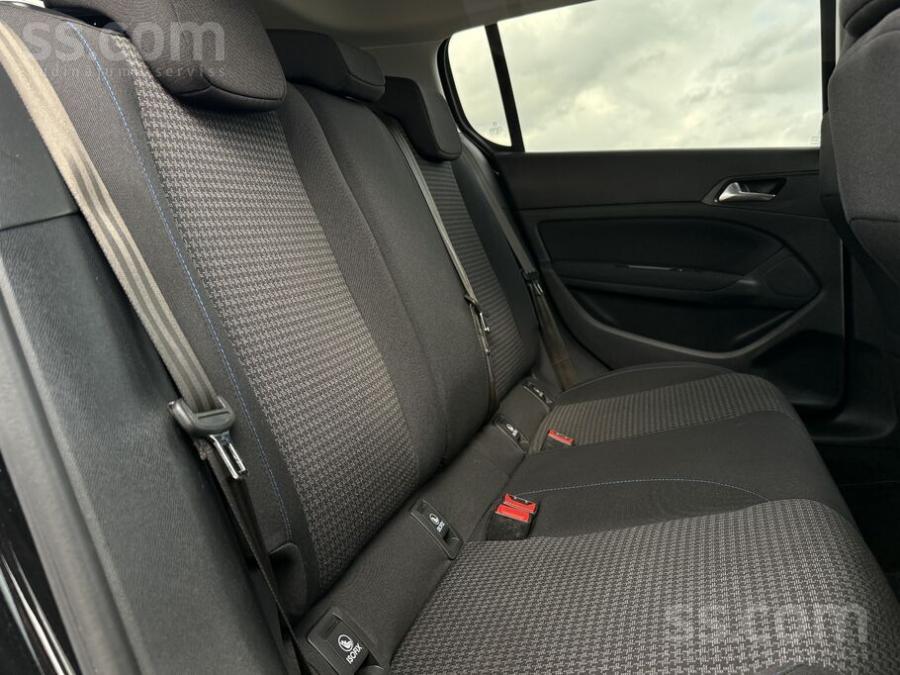 Black Peugeot 308 2018 in Liepaja, with an engine capacity of 1.20 L and mileage of 106 thousand km for 8900 €, photo 15 on AUTOMOTO.COM.LV