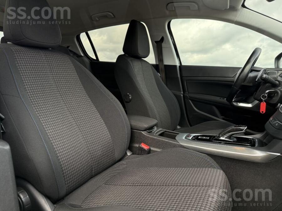 Black Peugeot 308 2018 in Liepaja, with an engine capacity of 1.20 L and mileage of 106 thousand km for 8900 €, photo 16 on AUTOMOTO.COM.LV