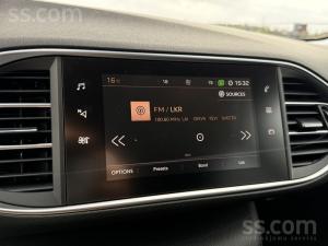 Black Peugeot 308 2018 in Liepaja, with an engine capacity of 1.20 L and mileage of 106 thousand km for 8900 €, photo 17 on AUTOMOTO.COM.LV