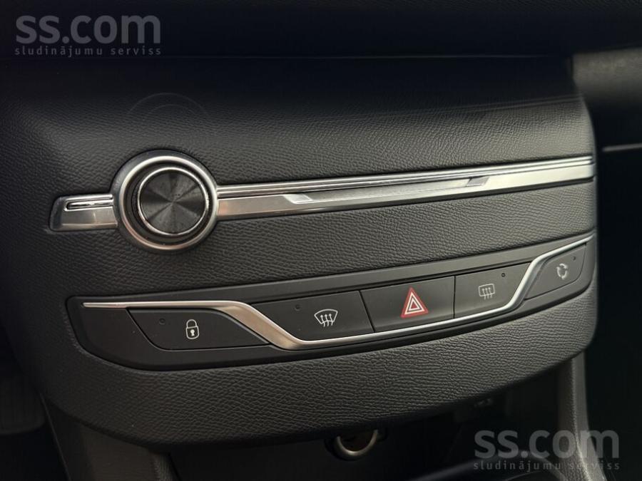 Black Peugeot 308 2018 in Liepaja, with an engine capacity of 1.20 L and mileage of 106 thousand km for 8900 €, photo 21 on AUTOMOTO.COM.LV