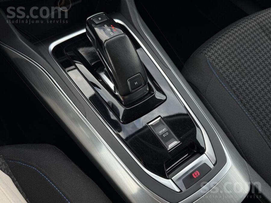 Black Peugeot 308 2018 in Liepaja, with an engine capacity of 1.20 L and mileage of 106 thousand km for 8900 €, photo 22 on AUTOMOTO.COM.LV
