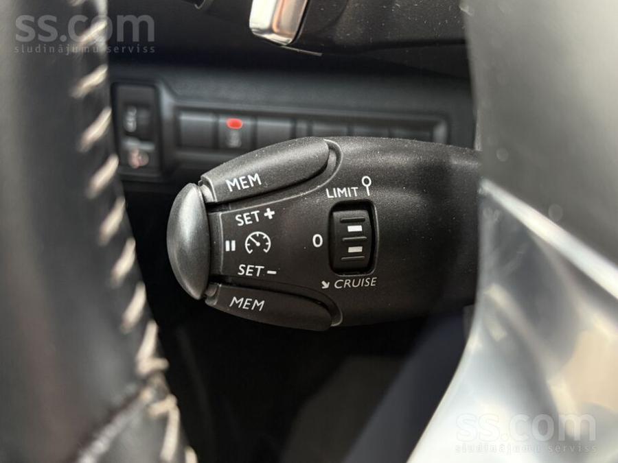 Black Peugeot 308 2018 in Liepaja, with an engine capacity of 1.20 L and mileage of 106 thousand km for 8900 €, photo 26 on AUTOMOTO.COM.LV