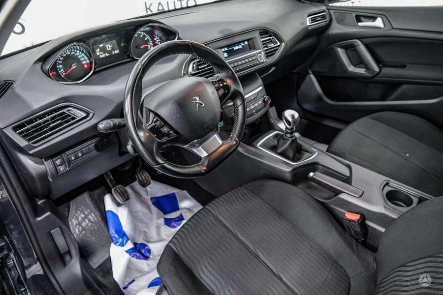 Melns Peugeot 308 2019 Kauņa, ar dzinēja tilpumu 1.20 L un nobraukumu 150 tūkst. km par 5900 €, foto 6 vietnē AUTOMOTO.COM.LV