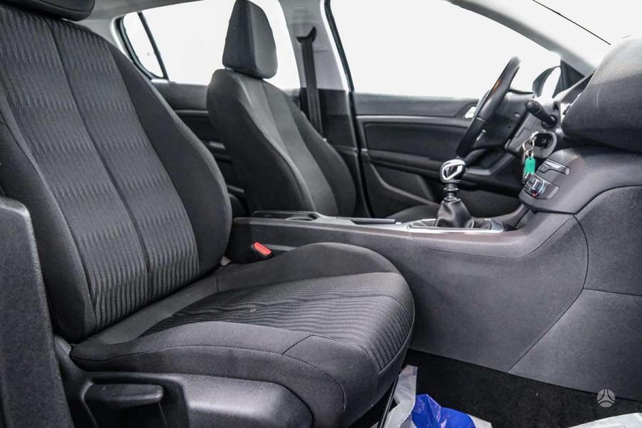 Melns Peugeot 308 2019 Kauņa, ar dzinēja tilpumu 1.20 L un nobraukumu 150 tūkst. km par 5900 €, foto 13 vietnē AUTOMOTO.COM.LV