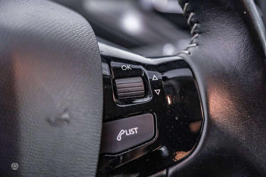 Melns Peugeot 308 2019 Kauņa, ar dzinēja tilpumu 1.20 L un nobraukumu 150 tūkst. km par 5900 €, foto 16 vietnē AUTOMOTO.COM.LV