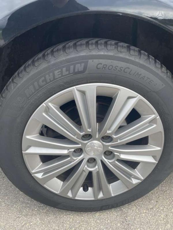 Melns Peugeot 308 2020 Jurbarkas, ar dzinēja tilpumu 1.50 L un nobraukumu 162 tūkst. km par 6200 €, foto 3 vietnē AUTOMOTO.COM.LV