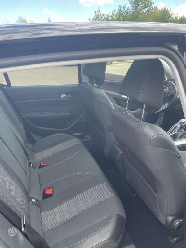 Melns Peugeot 308 2020 Jurbarkas, ar dzinēja tilpumu 1.50 L un nobraukumu 162 tūkst. km par 6200 €, foto 7 vietnē AUTOMOTO.COM.LV
