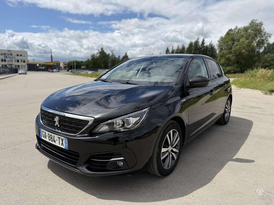 Черный Пежо 308 2021 в Таураге, объемом двигателя 1.20 л и пробегом 29 тыс. км за 8500 €, фото 1 на AUTOMOTO.COM.LV