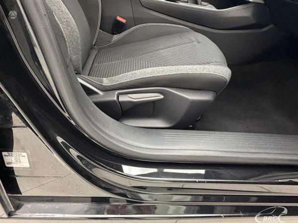 Black Peugeot 308 2022 in Vilnius, with an engine capacity of 1.20 L and mileage of 114 thousand km for 9600 €, photo 8 on AUTOMOTO.COM.LV