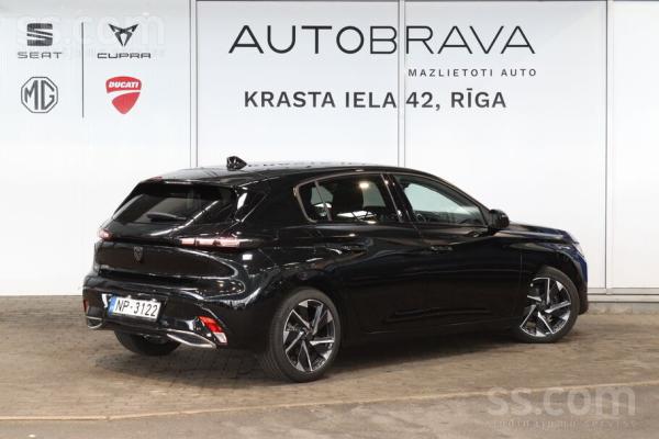 Peugeot 308 2023 Rīga vietnē Melns Peugeot 308 2023 Rīga, ar dzinēja tilpumu 1.20 L un nobraukumu 23 tūkst. km par 18490 €, foto 7 vietnē AUTOMOTO.COM.LV