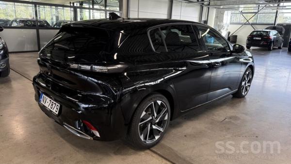 Black Peugeot 308 2024 in Riga, with an engine capacity of 1.20 L and mileage of 42 thousand km for 23500 €, photo 4 on AUTOMOTO.COM.LV