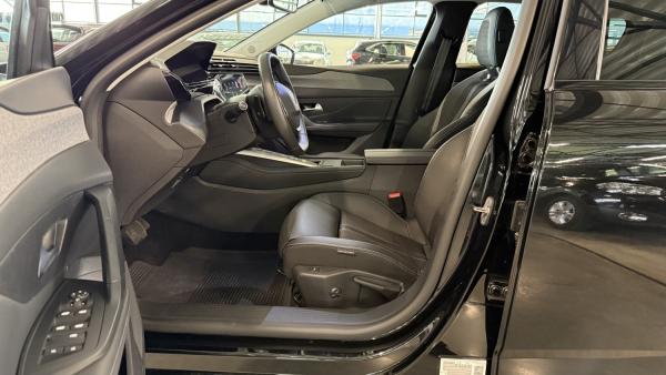 Melns Peugeot 308 2024 Rīga, ar dzinēja tilpumu 1.20 L un nobraukumu 42 tūkst. km par 2350000 €, foto 9 vietnē AUTOMOTO.COM.LV