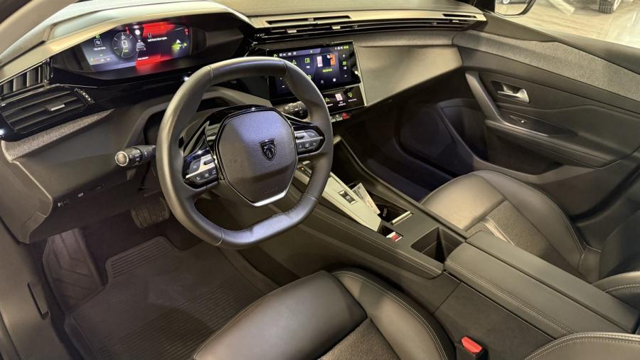 Melns Peugeot 308 2024 Rīga, ar dzinēja tilpumu 1.20 L un nobraukumu 42 tūkst. km par 2350000 €, foto 11 vietnē AUTOMOTO.COM.LV