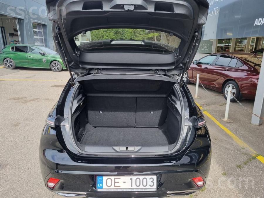 Black Peugeot 308 2025 in Riga, with an engine capacity of 1.50 L and mileage of 35 thousand km for 22600 €, photo 6 on AUTOMOTO.COM.LV
