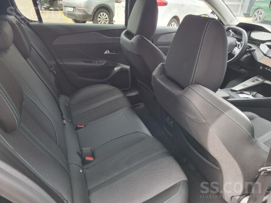 Black Peugeot 308 2025 in Riga, with an engine capacity of 1.50 L and mileage of 35 thousand km for 22600 €, photo 8 on AUTOMOTO.COM.LV