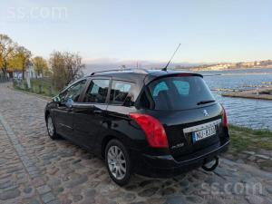 Melns Peugeot 308 2009 Rīga, ar dzinēja tilpumu 1.60 L un nobraukumu 135 tūkst. km par 4800 €, foto 3 vietnē AUTOMOTO.COM.LV