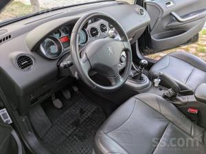 Melns Peugeot 308 2009 Rīga, ar dzinēja tilpumu 1.60 L un nobraukumu 135 tūkst. km par 4800 €, foto 5 vietnē AUTOMOTO.COM.LV