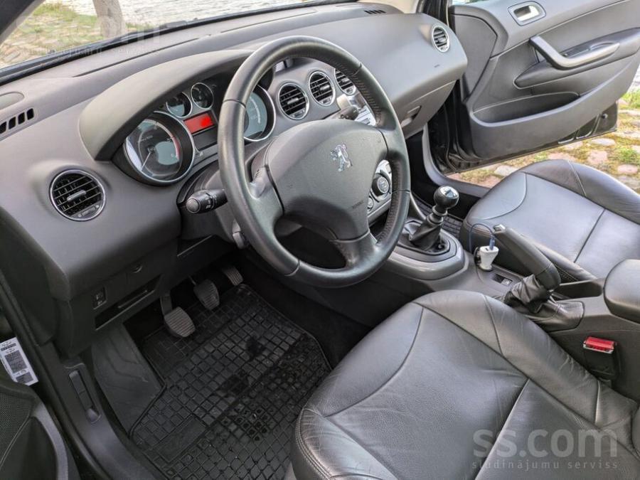 Melns Peugeot 308 2009 Rīga, ar dzinēja tilpumu 1.60 L un nobraukumu 135 tūkst. km par 4800 €, foto 5 vietnē AUTOMOTO.COM.LV