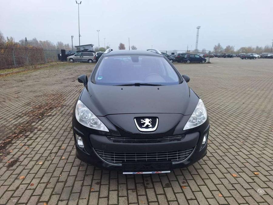Black Peugeot 308 2010 in Marijampole, with an engine capacity of 1.60 L and mileage of 250 thousand km for 2400 €, photo 4 on AUTOMOTO.COM.LV