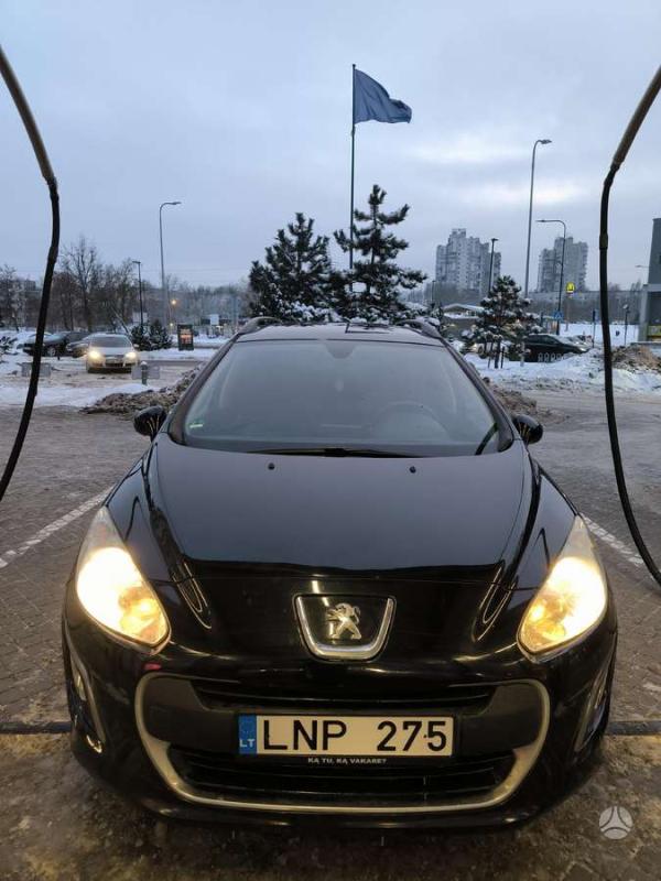 Melns Peugeot 308 2011 Viļņa, ar dzinēja tilpumu 1.60 L un nobraukumu 186 tūkst. km par 3399 €, foto 5 vietnē AUTOMOTO.COM.LV