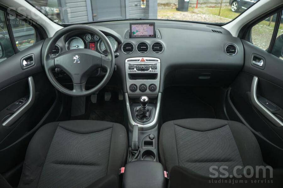 Melns Peugeot 308 2012 Liepāja, ar dzinēja tilpumu 1.60 L un nobraukumu 259 tūkst. km par 3650 €, foto 8 vietnē AUTOMOTO.COM.LV