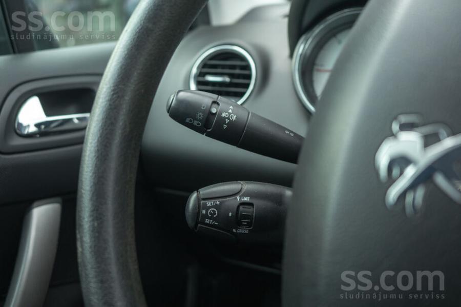 Melns Peugeot 308 2012 Liepāja, ar dzinēja tilpumu 1.60 L un nobraukumu 259 tūkst. km par 3650 €, foto 25 vietnē AUTOMOTO.COM.LV