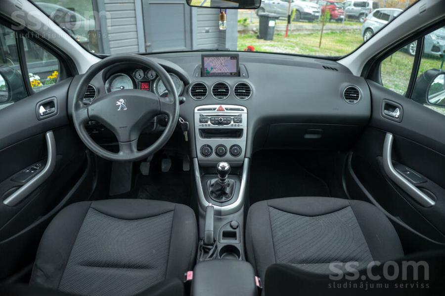 Melns Peugeot 308 2012 Liepāja, ar dzinēja tilpumu 1.60 L un nobraukumu 259 tūkst. km par 3650 €, foto 8 vietnē AUTOMOTO.COM.LV