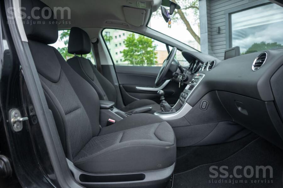 Melns Peugeot 308 2012 Liepāja, ar dzinēja tilpumu 1.60 L un nobraukumu 259 tūkst. km par 3650 €, foto 14 vietnē AUTOMOTO.COM.LV