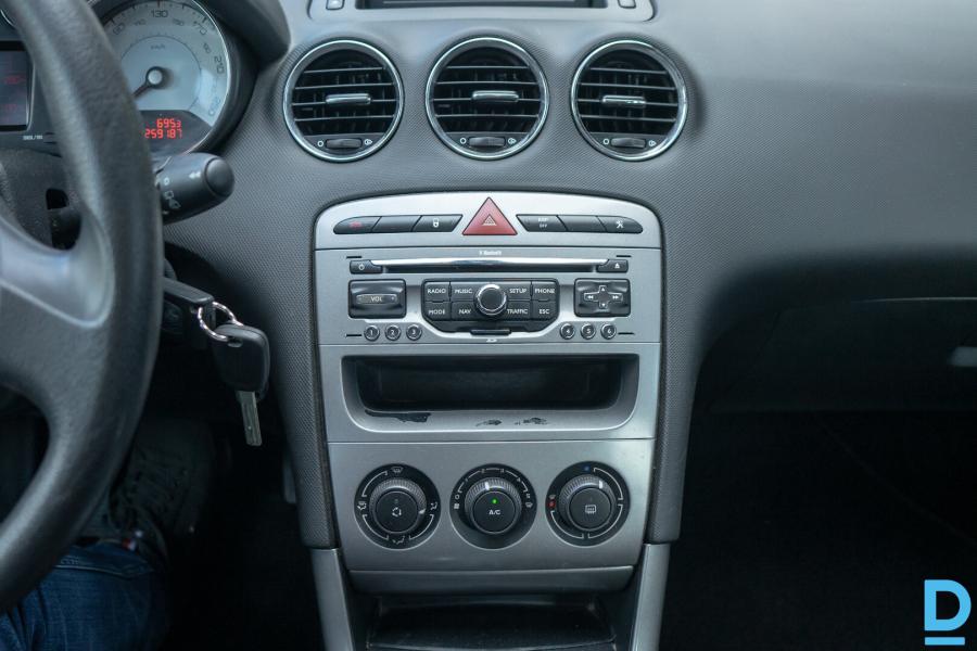 Melns Peugeot 308 2012 Liepāja, ar dzinēja tilpumu 1.60 L un nobraukumu 259 tūkst. km par 3650 €, foto 10 vietnē AUTOMOTO.COM.LV