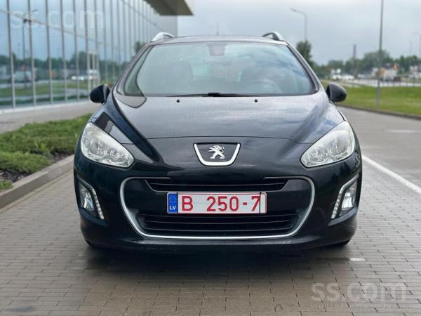 Black Peugeot 308 2013 in Rezekne, with an engine capacity of 1.60 L and mileage of 218 thousand km for 1490 €, photo 1 on AUTOMOTO.COM.LV