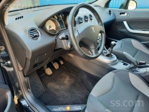 Black Peugeot 308 2013 in Riga, with an engine capacity of 1.60 L and mileage of 174 thousand km for 3350 €, photo 9 on AUTOMOTO.COM.LV