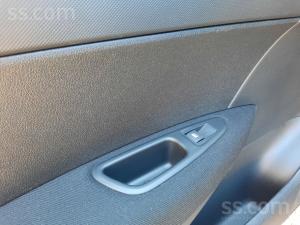 Black Peugeot 308 2013 in Riga, with an engine capacity of 1.60 L and mileage of 174 thousand km for 3350 €, photo 16 on AUTOMOTO.COM.LV
