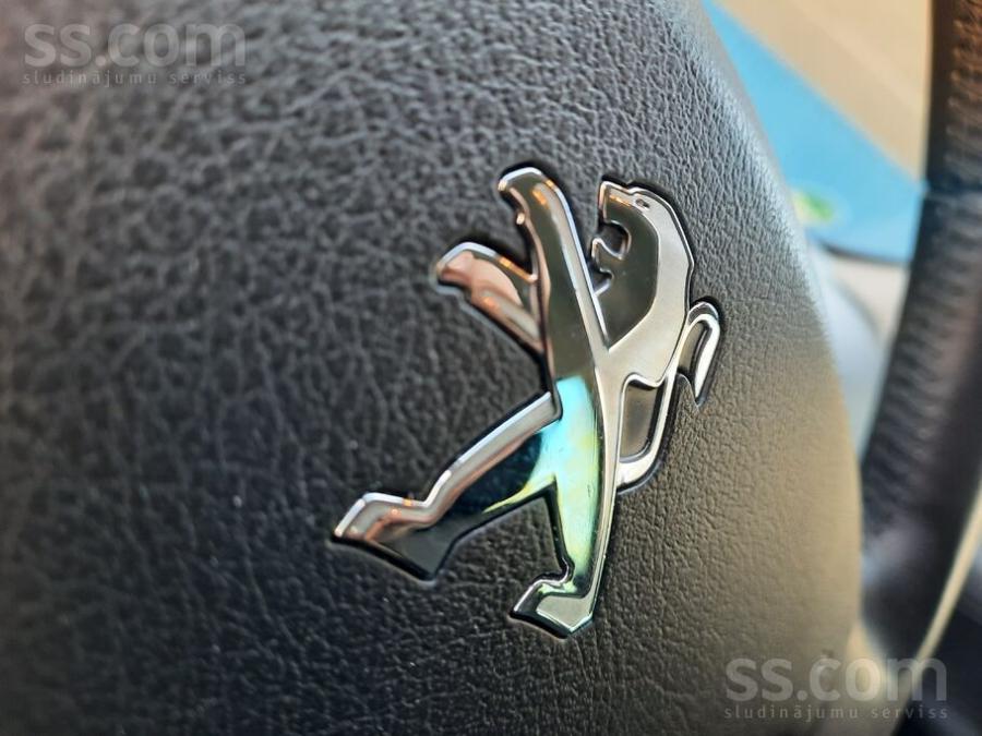 Black Peugeot 308 2013 in Riga, with an engine capacity of 1.60 L and mileage of 174 thousand km for 3350 €, photo 21 on AUTOMOTO.COM.LV