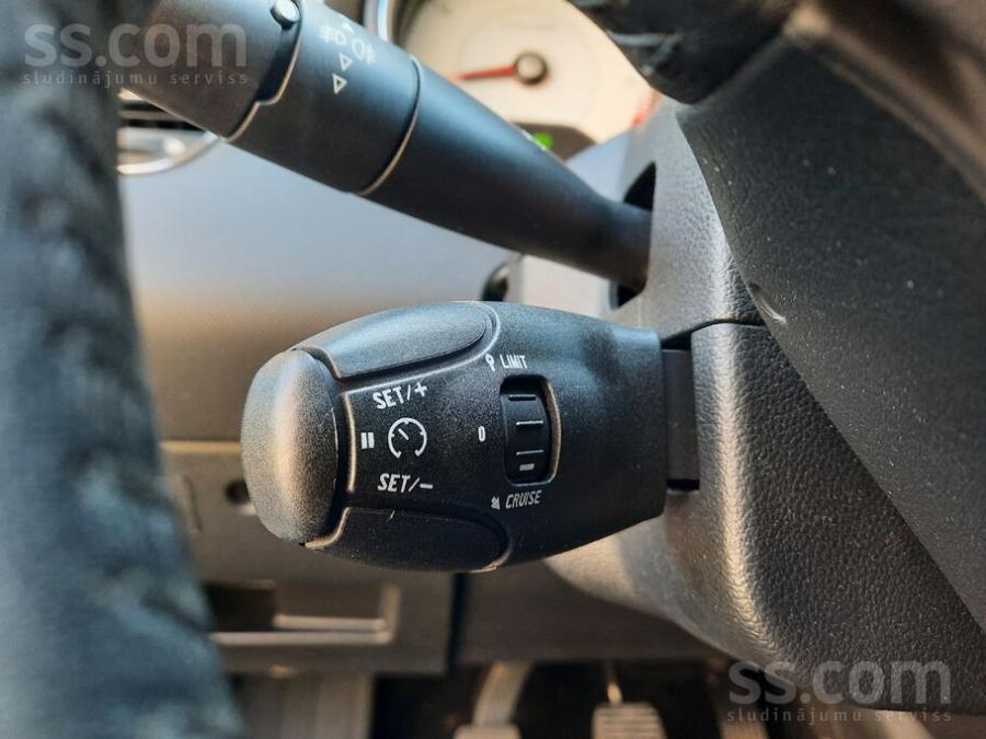 Black Peugeot 308 2013 in Riga, with an engine capacity of 1.60 L and mileage of 174 thousand km for 3350 €, photo 23 on AUTOMOTO.COM.LV
