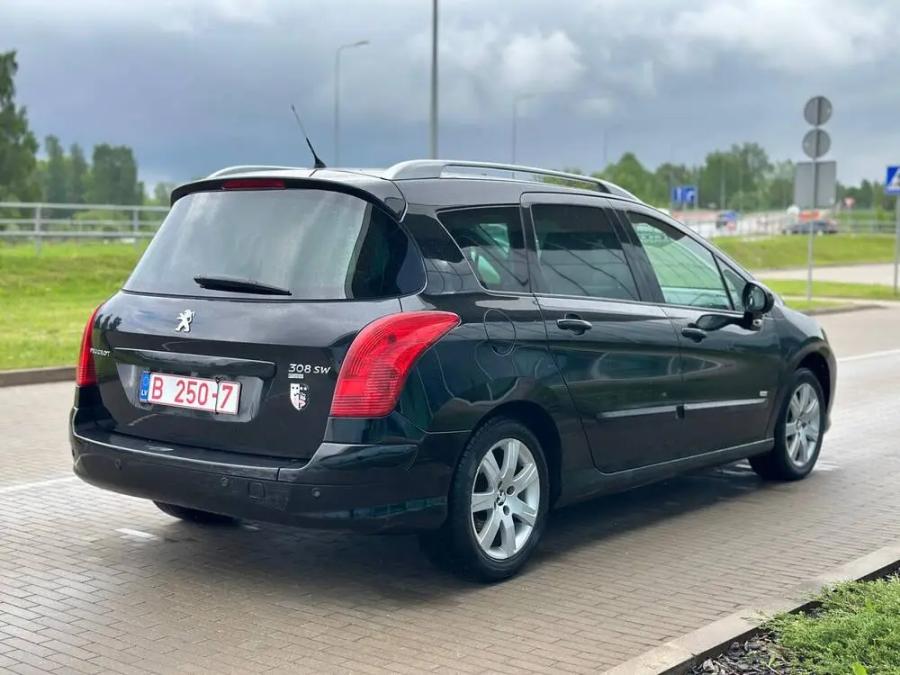 Melns Peugeot 308 2013 Rēzekne, ar dzinēja tilpumu 1.60 L un nobraukumu 218 tūkst. km par 1490 €, foto 7 vietnē AUTOMOTO.COM.LV