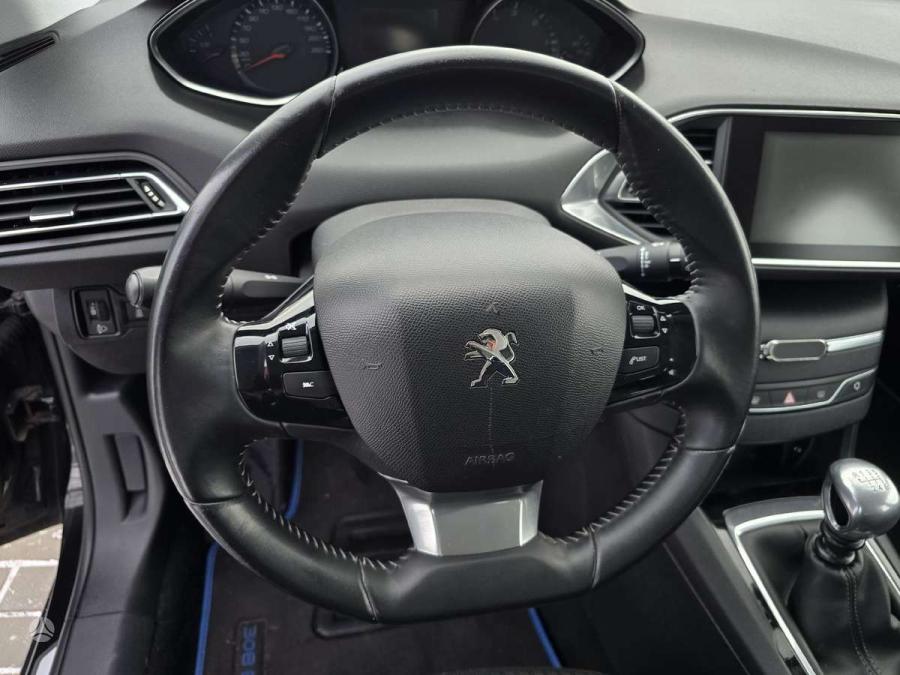Melns Peugeot 308 2014 Marijampole, ar dzinēja tilpumu 1.56 L un nobraukumu 246 tūkst. km par 3650 €, foto 11 vietnē AUTOMOTO.COM.LV