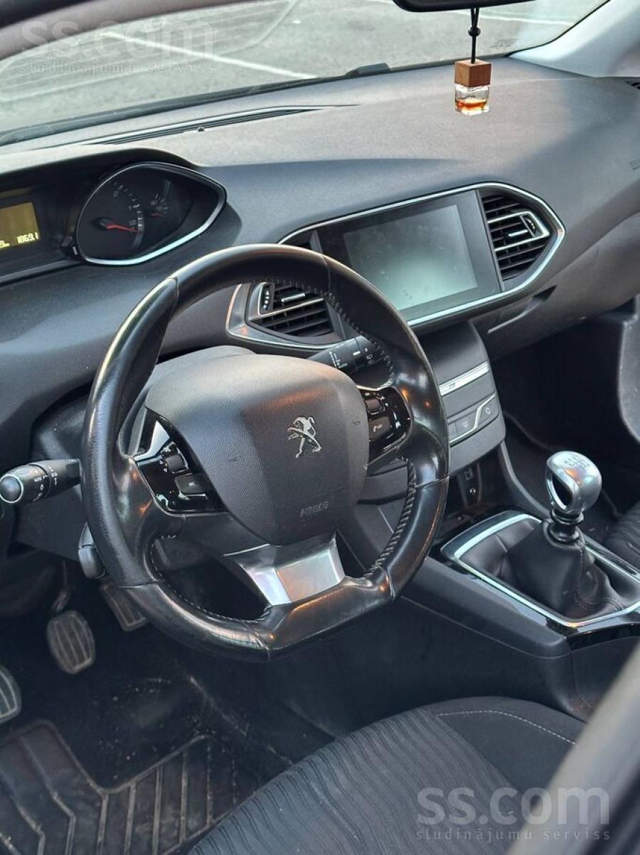 Melns Peugeot 308 2014 Rīga, ar dzinēja tilpumu 1.60 L un nobraukumu 286 tūkst. km par 3950 €, foto 6 vietnē AUTOMOTO.COM.LV