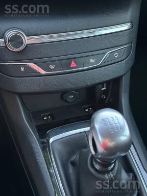 Melns Peugeot 308 2014 Rīga, ar dzinēja tilpumu 1.60 L un nobraukumu 286 tūkst. km par 3950 €, foto 14 vietnē AUTOMOTO.COM.LV