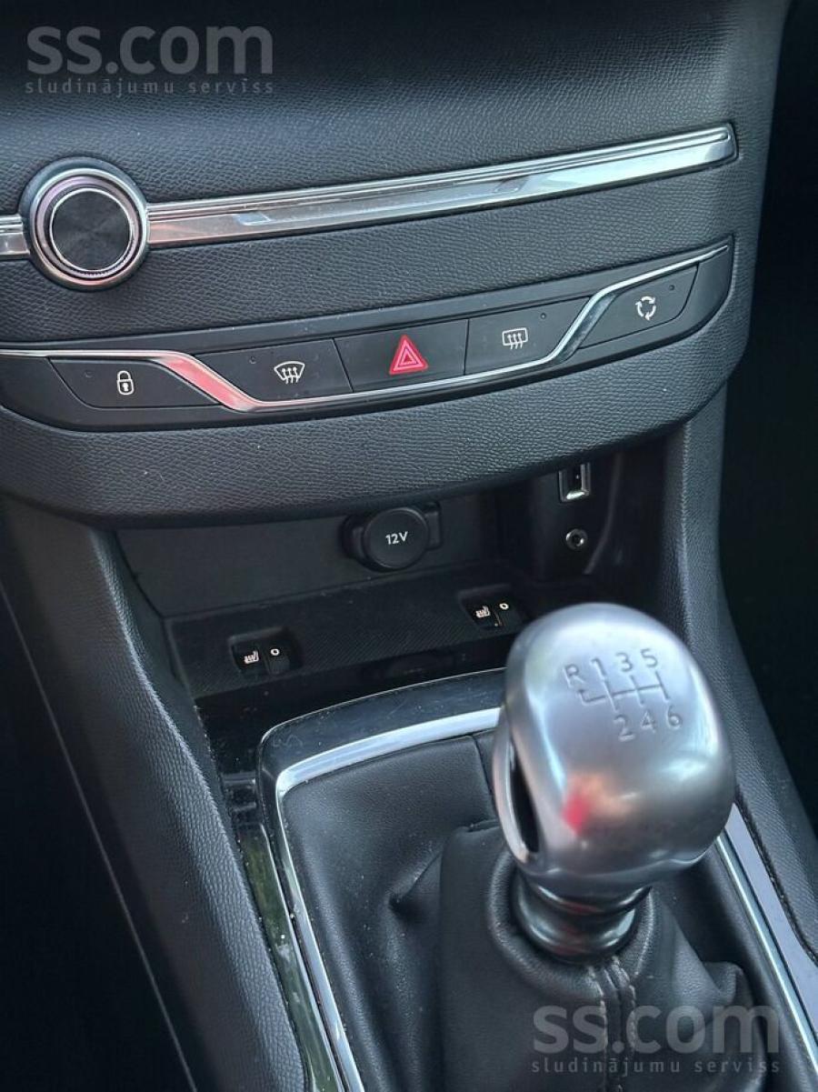 Melns Peugeot 308 2014 Rīga, ar dzinēja tilpumu 1.60 L un nobraukumu 286 tūkst. km par 3950 €, foto 14 vietnē AUTOMOTO.COM.LV